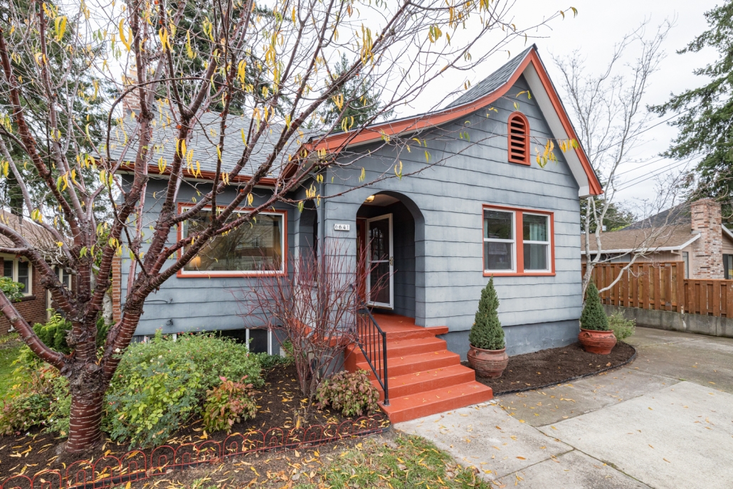 BEAUTIFULLY UPDATED MT. TABOR DUPLEX - SOLD - AltPDX