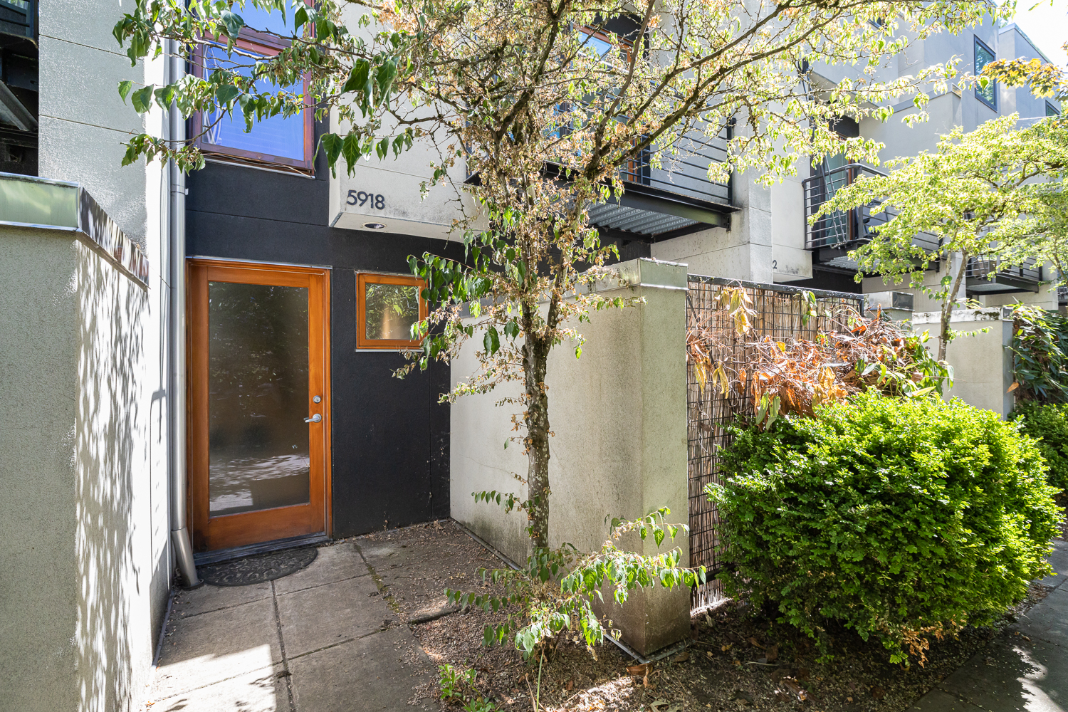 AWARD WINNING TOWNHOUSE DESIGN - SOLD - AltPDX